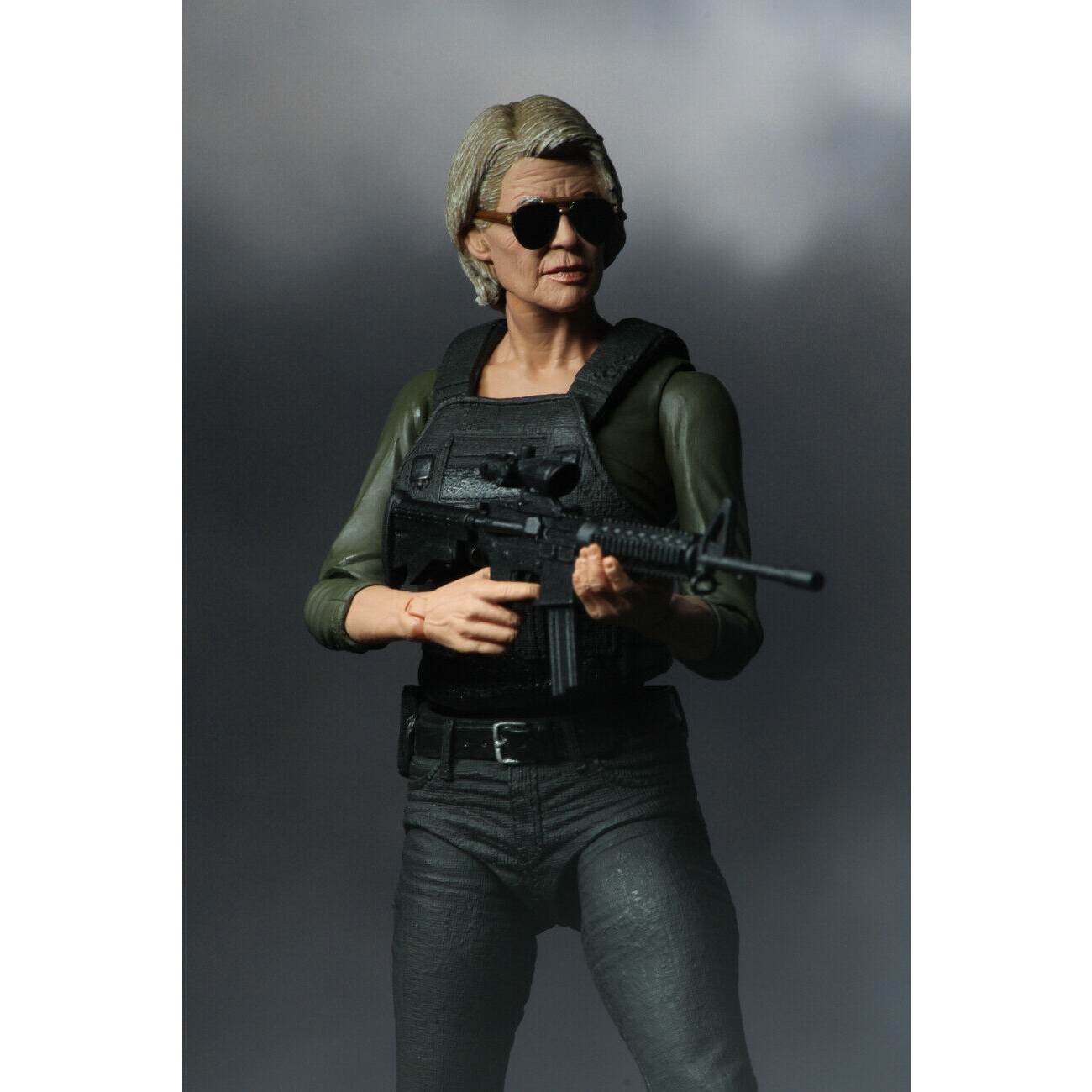 Terminator Dark Fate Sarah Connor Action Figure Neca - Official